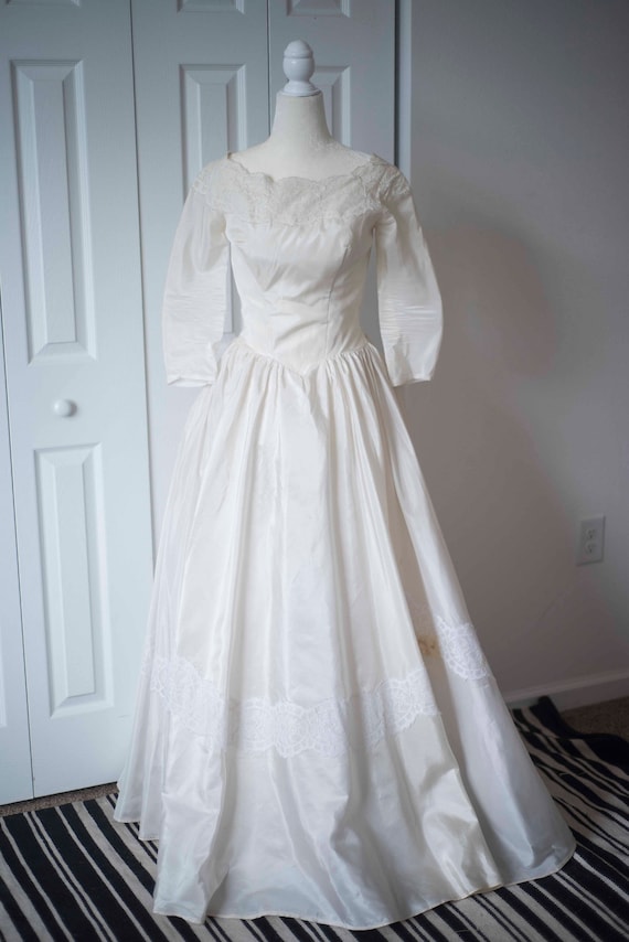 vintage 1950s cream wedding - Gem