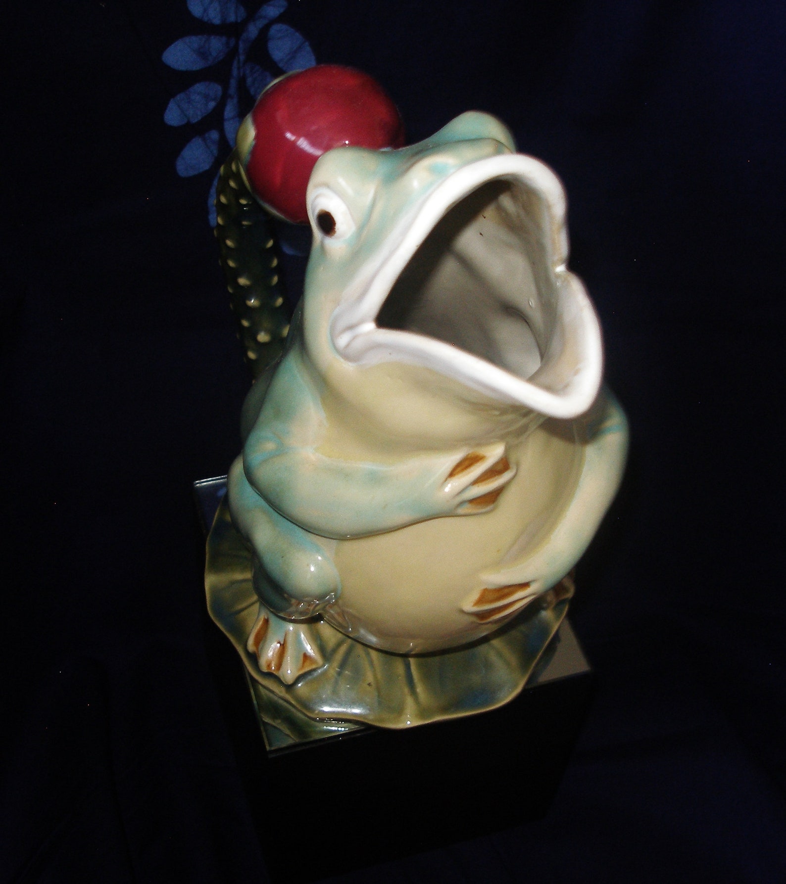 MAJOLICA Green FROG PITCHER - Etsy