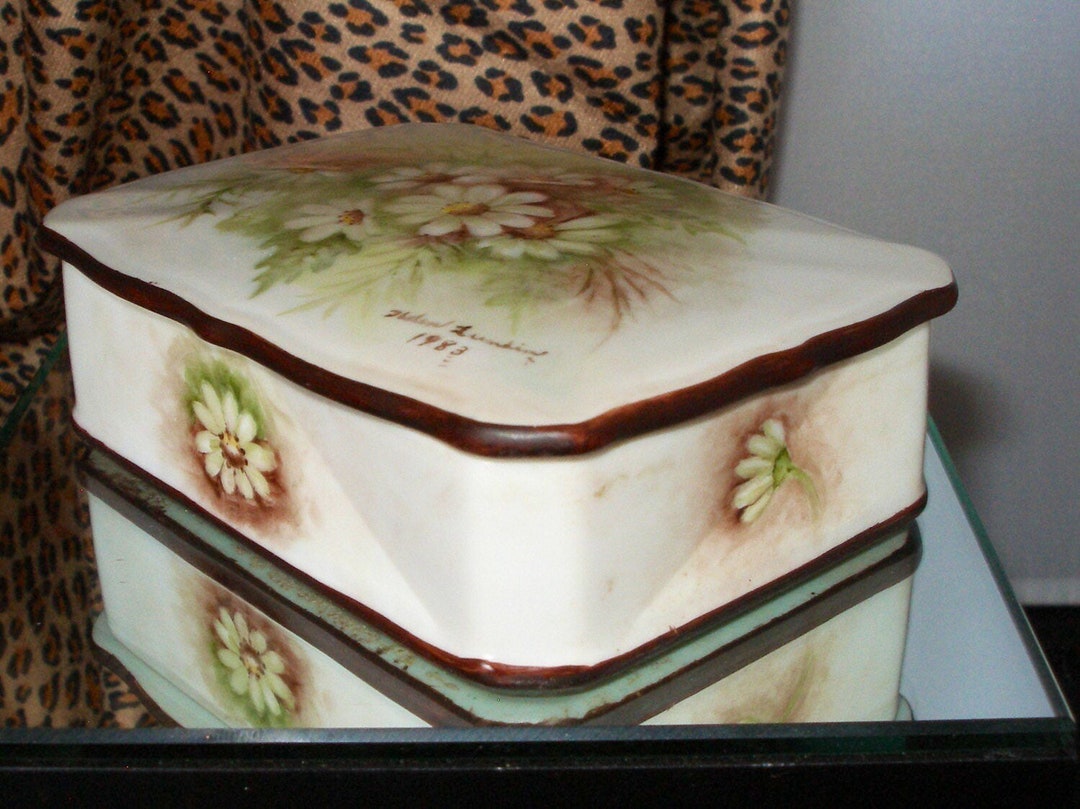 Vintage 80s Beautiful HANDPAINTED Soft Paste PORCELAIN Treasure BOX - Etsy