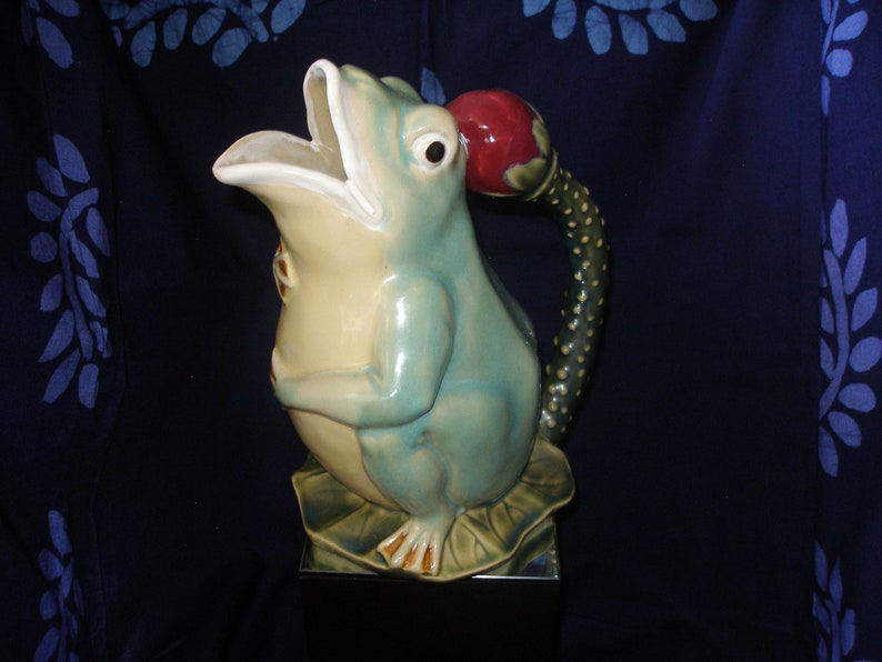 MAJOLICA Green FROG PITCHER - Etsy