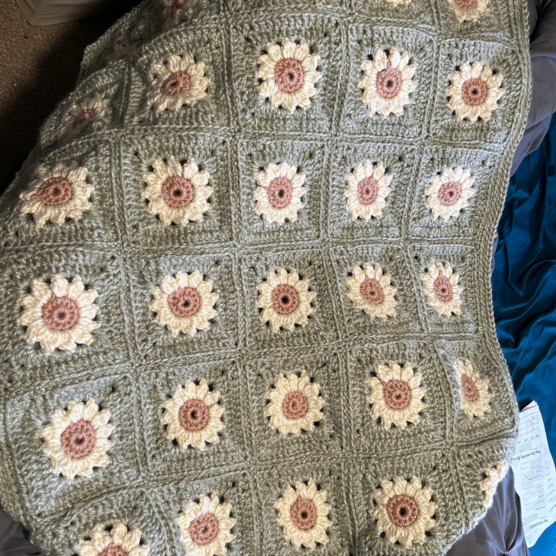 Daisy Afghan - Etsy