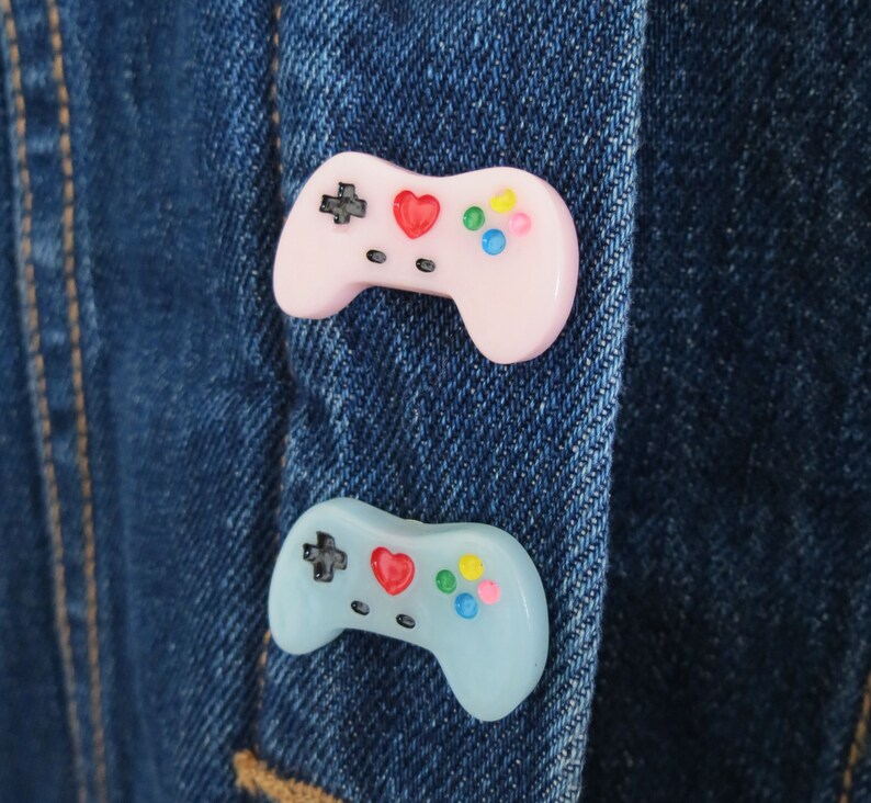 Gamer Pin Retro Video Game Controller Lapel Pin - Etsy