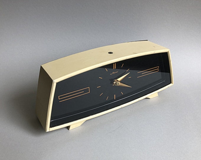 Soviet Clock MAJAK, Vintage Russian Mechanical Desk Clock MAYAK, USSR ...
