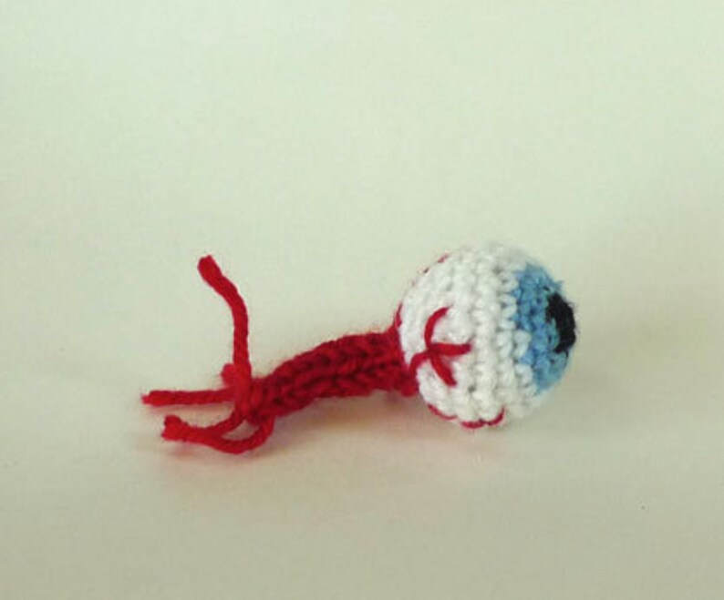 Halloween Crochet Eyeball Pattern English and French. Eyeball Brooch ...
