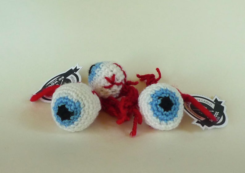 Halloween Crochet Eyeball Pattern English and French. Eyeball - Etsy