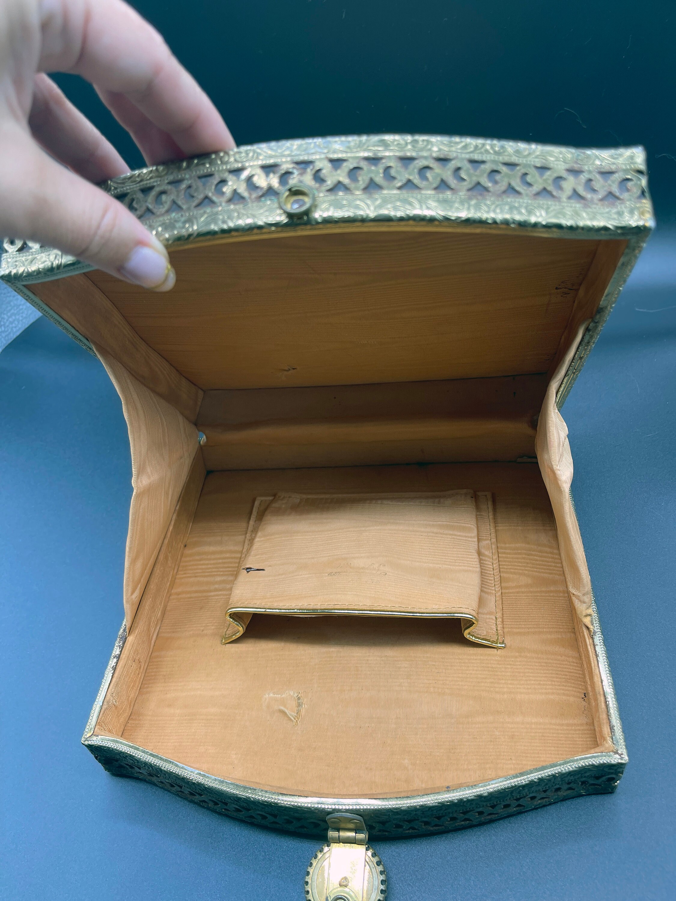 Antique Victorian Puffy Needlepoint Clutch/purse / Pat by Tyrolean 50s ...