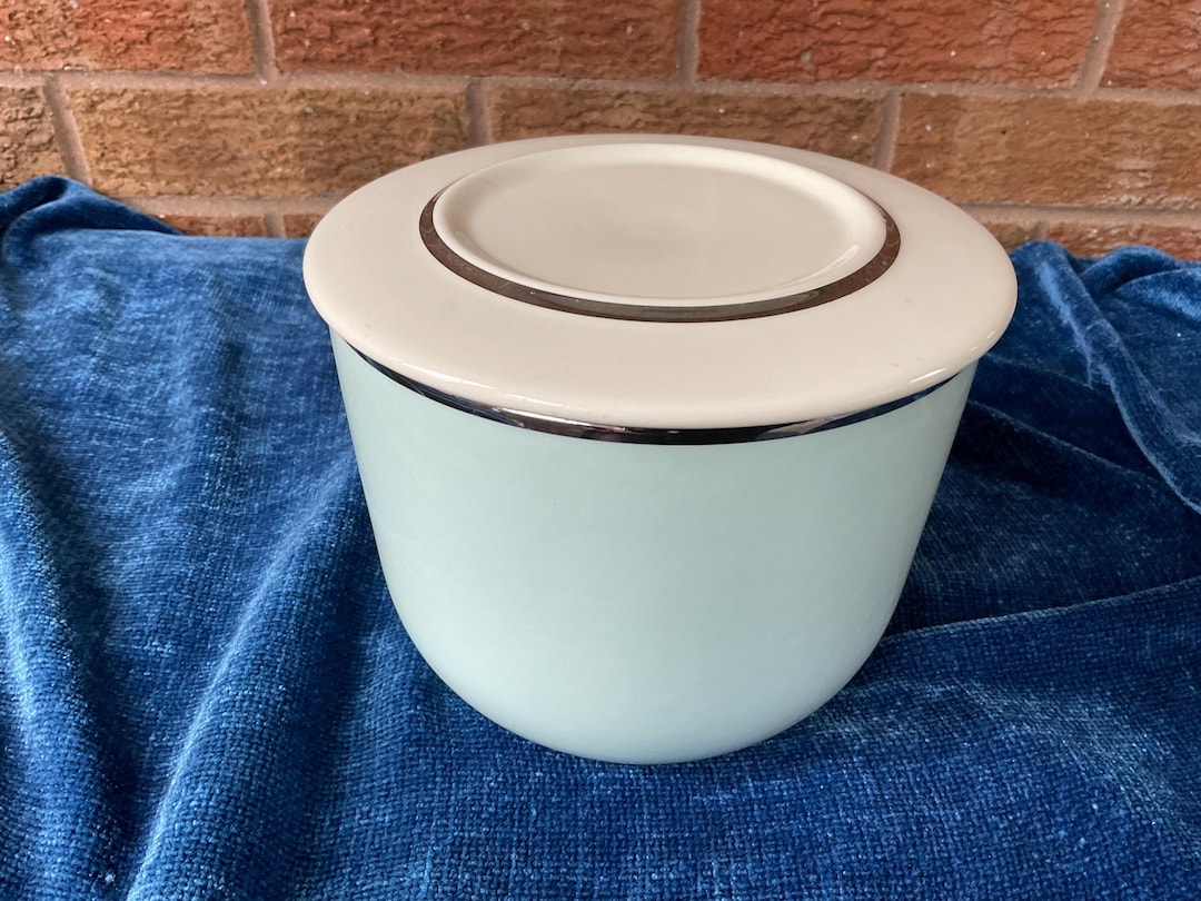 Universal Pottery Ballerina Mist Refrigerator Dish 6" Blue Lidded Bowl ...