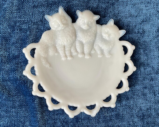 Kitten Plate Milk Glass Kitten Plate Cat Milk Glass Plate Three Little ...
