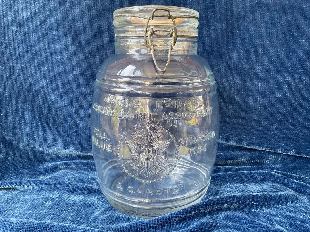 Cracker Barrel's Uncle Ezra Cracker Barrel 4 Quart Glass Jar Cracker ...