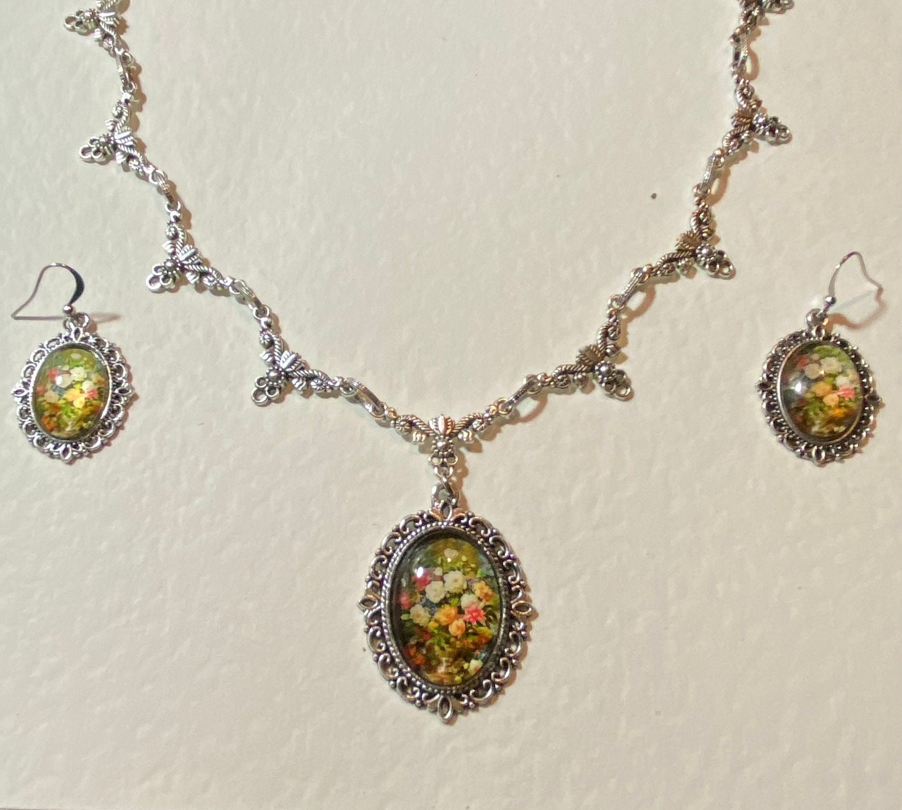 FLORAL Cameo Filigree VICTORIAN Style Green GLASS Silver - Etsy