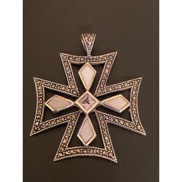 Maltese Cross Pendant - Etsy