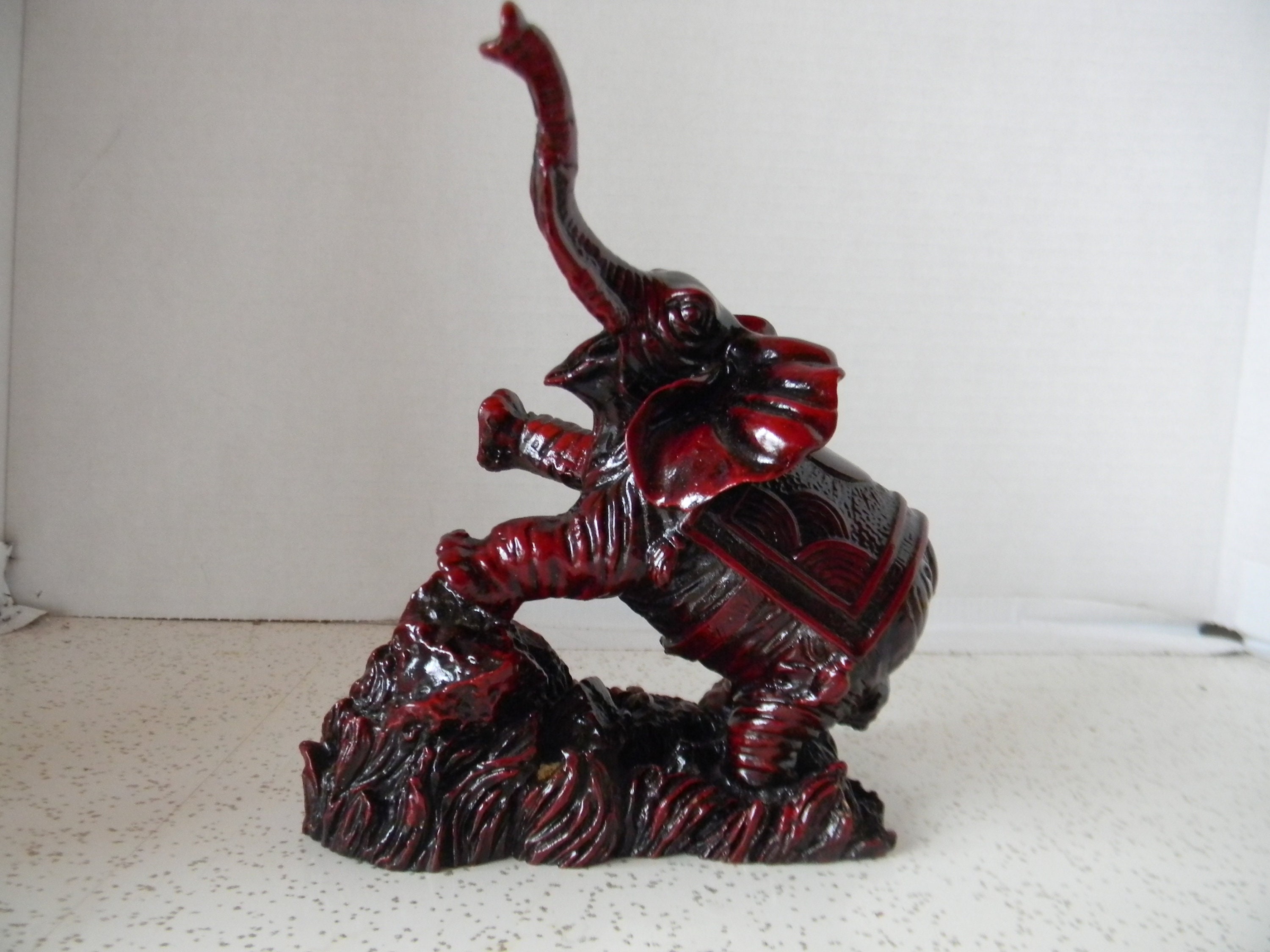 B11 - Vintage Resin Elephant - Etsy