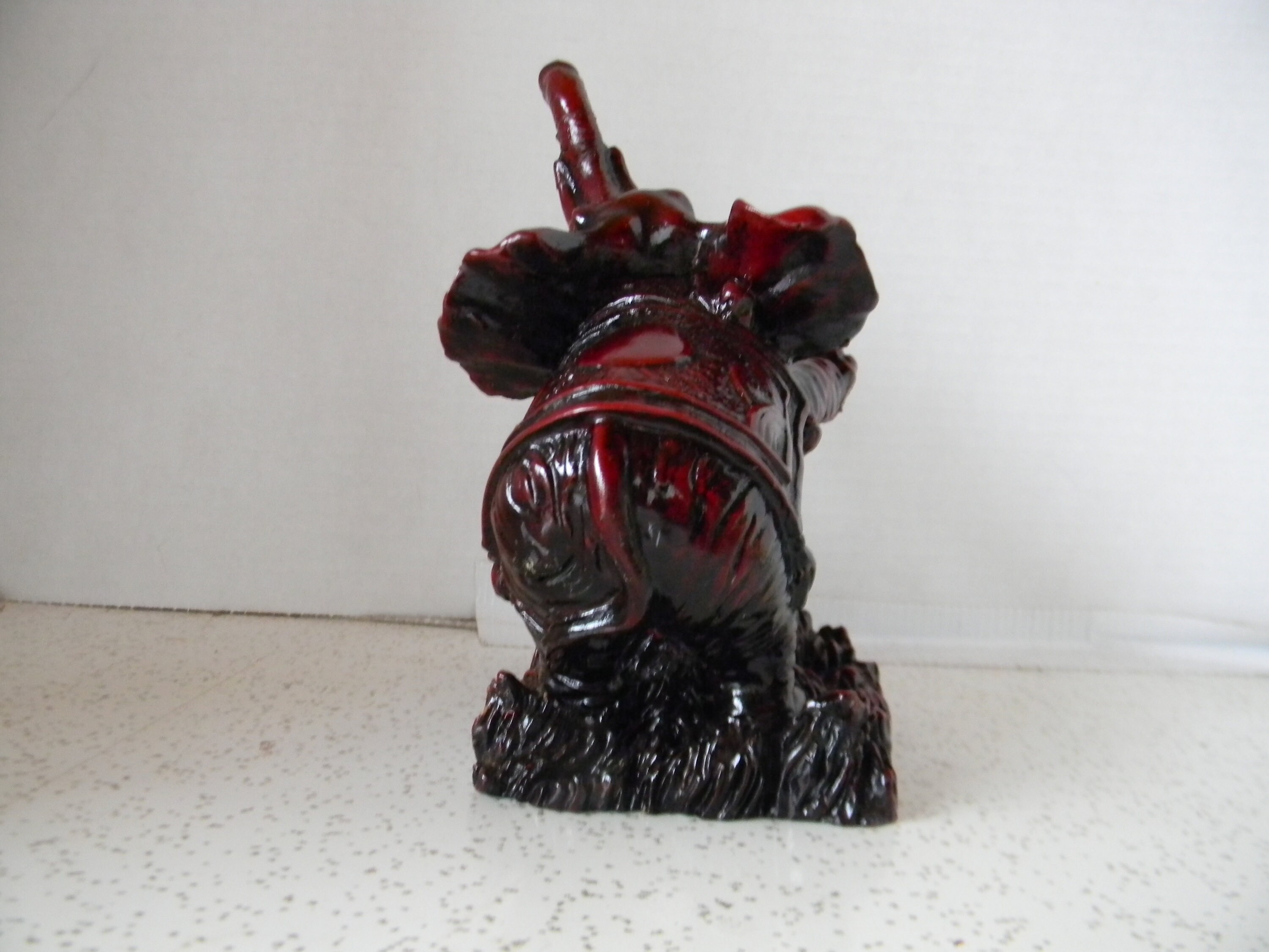 B11 - Vintage Resin Elephant - Etsy