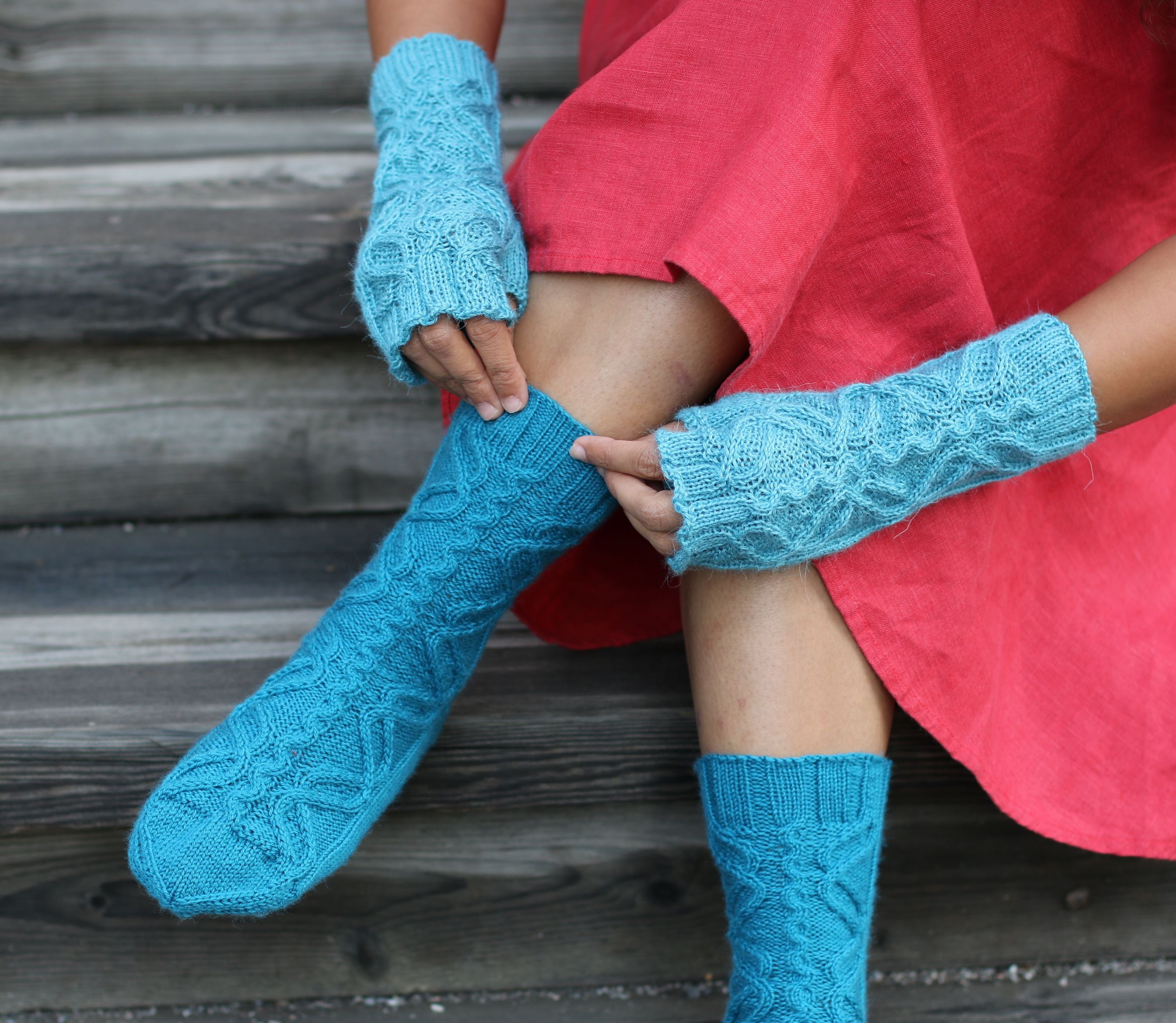 Jormungandr Braided Cable Knit Socks Pattern (PDF Download) - Etsy