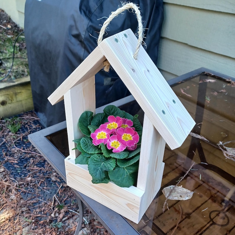 Easy Hanging Flower Box Plan: Scrap Wood Project, Beginner Woodworking ...