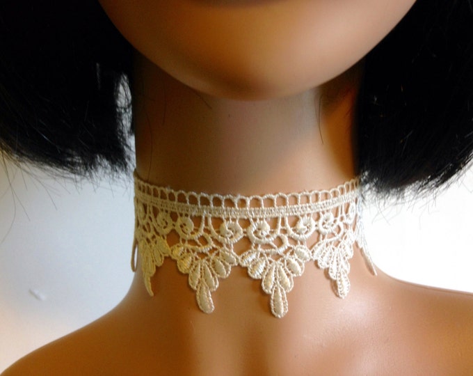 Ivory Lace Choker Necklace With Key Charm Retro 90s Choker - Etsy