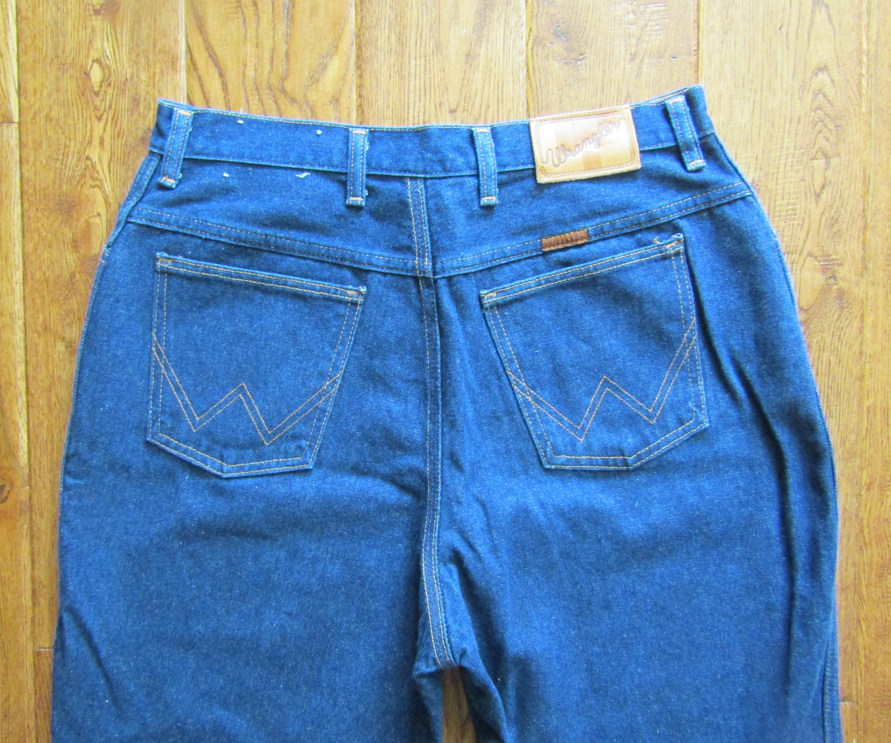 Vintage 1970s/1980s Wrangler High Waist Wide Leg Jeans 32w Vintage 1970s/1980s Wrangler High Waist Wide Leg Jeans 32w