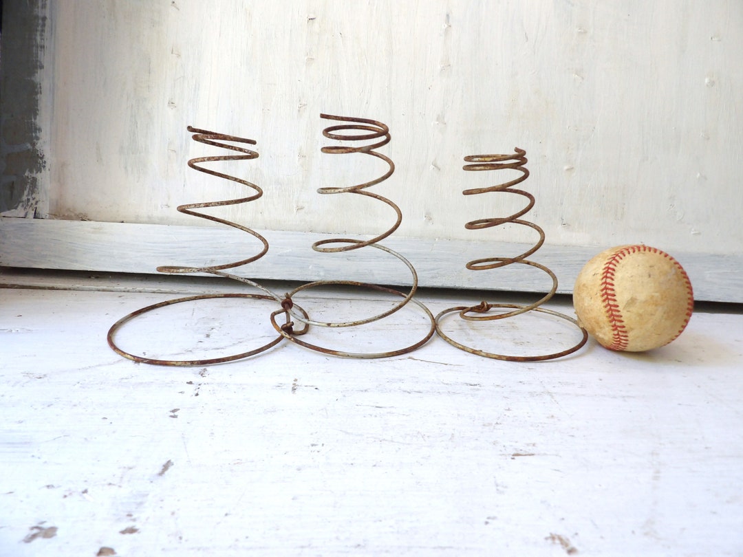 3 Vintage Rusty Bed Springs , Rusted Silver Painted Wire Bedsprings ...