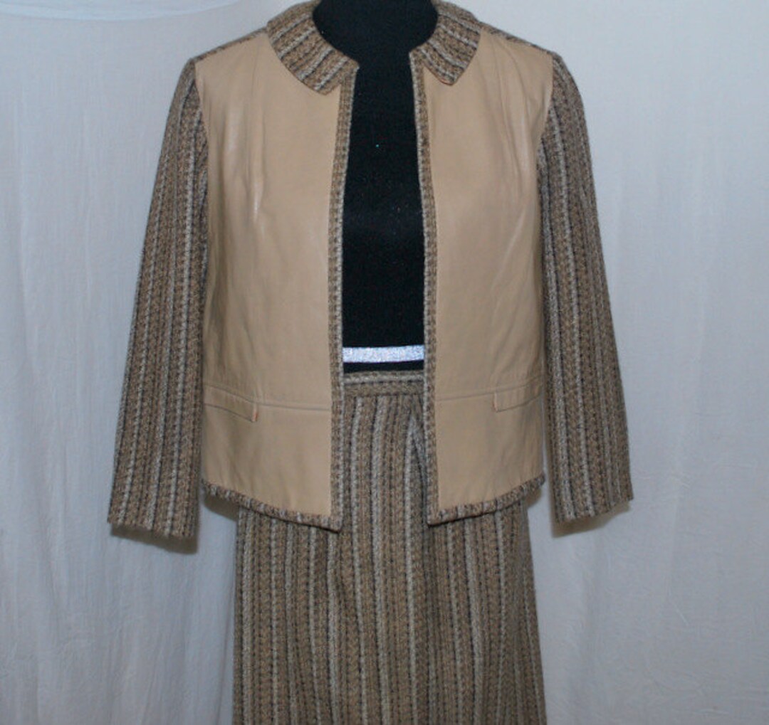 Vintage Tweed Women's Suit With Cabretta Leather Capeskin Panels. Size ...