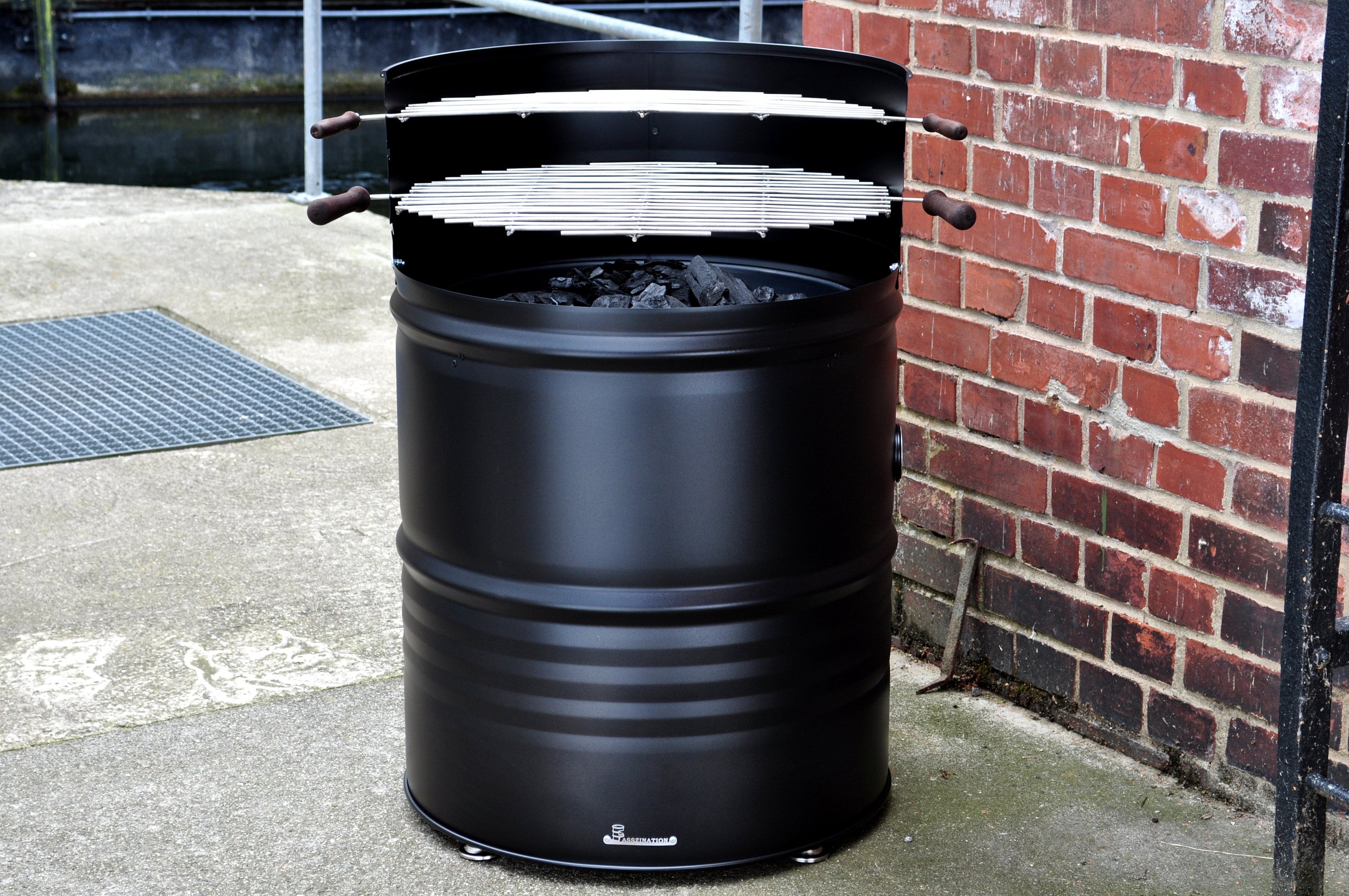 Grillfass aus 200 Liter Neu Fass mit 5mm Edelstahl Rost Fass Grill ...