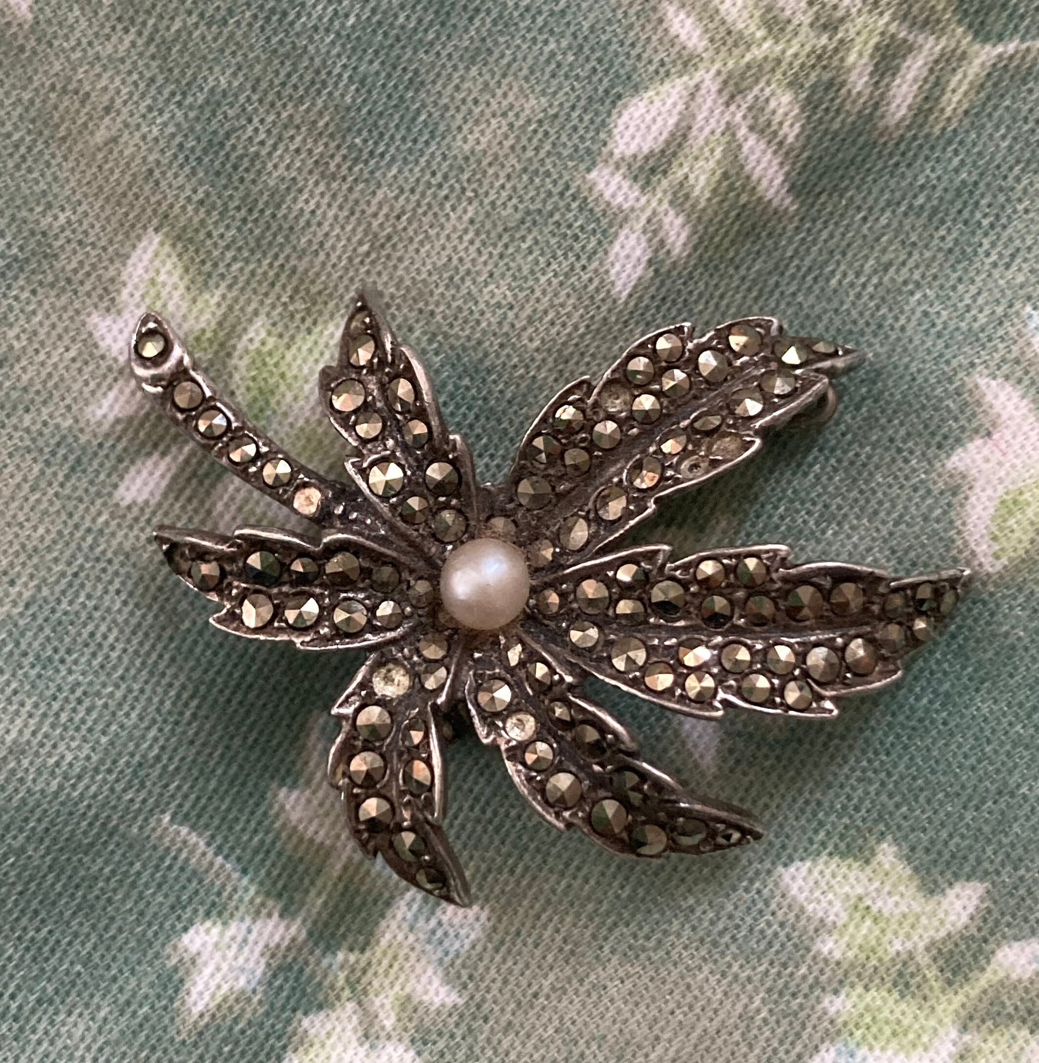 Vintage 1950s Silver, Marcasite & Pearl Leaf Brooch, With London ...