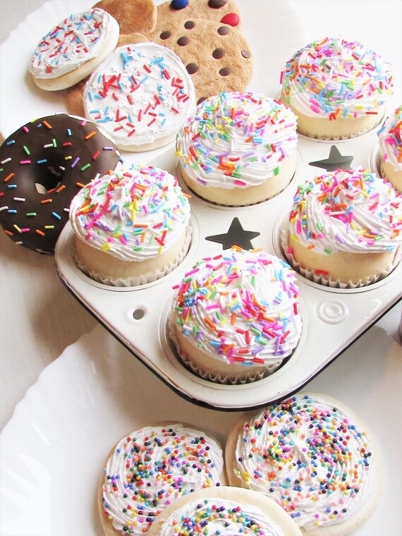 1 Fake Cupcakes For Display Faux Cupcake Fake Baked Goods Tiered Tray ...