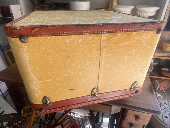 RARE square suitcase - Gem