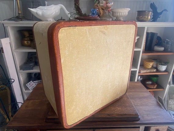 RARE square suitcase - Gem