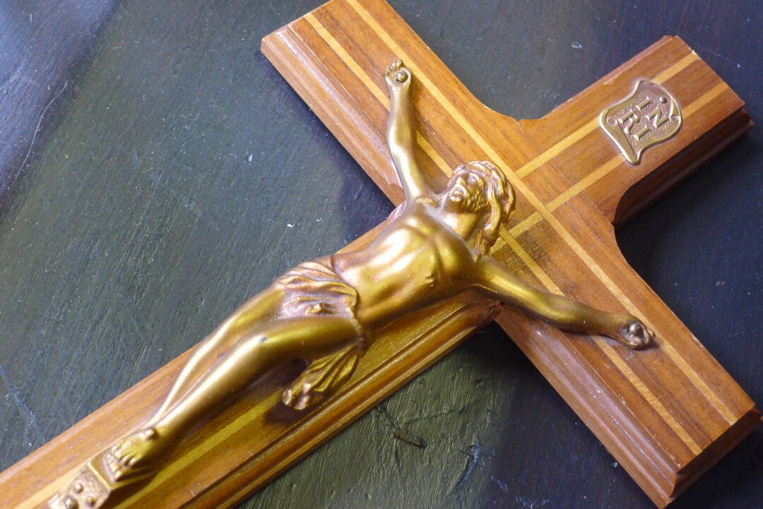 Wood Inlay Crucifix With Gold Corpus - Etsy