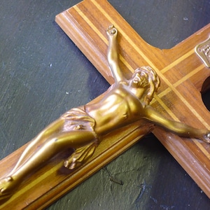 Wood Inlay Crucifix With Gold Corpus - Etsy