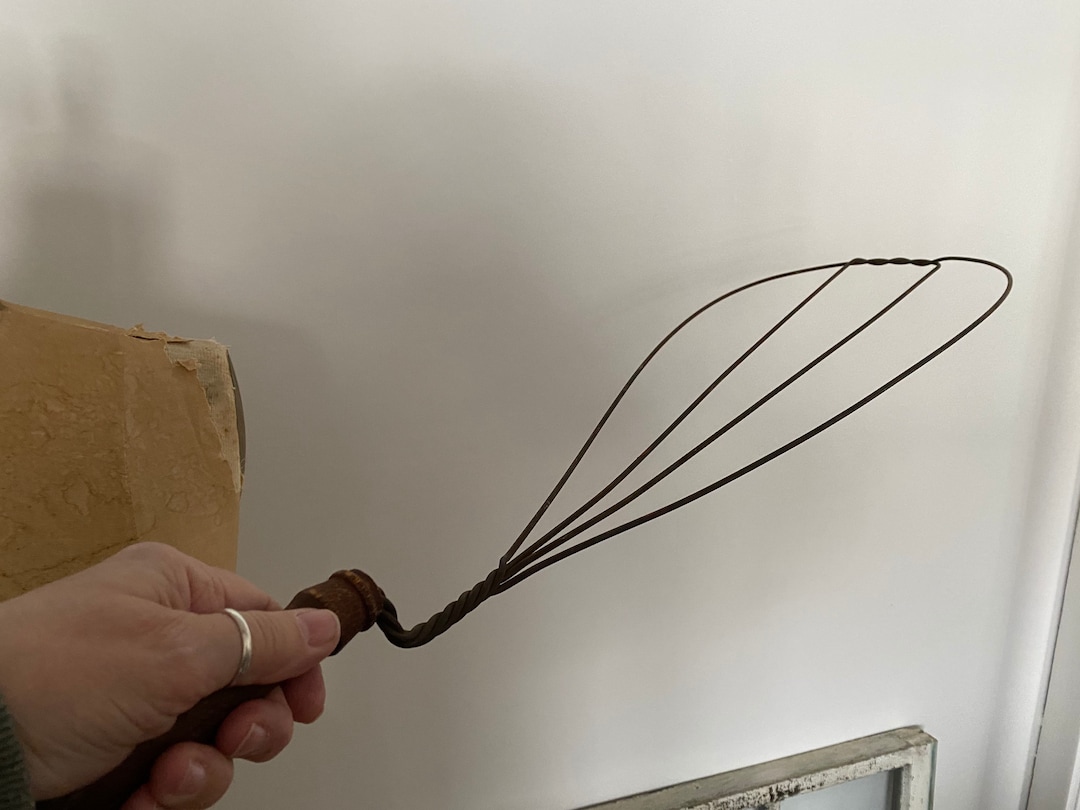 Teardrop Shaped Wire Rug Beater With Wood Handle - Etsy