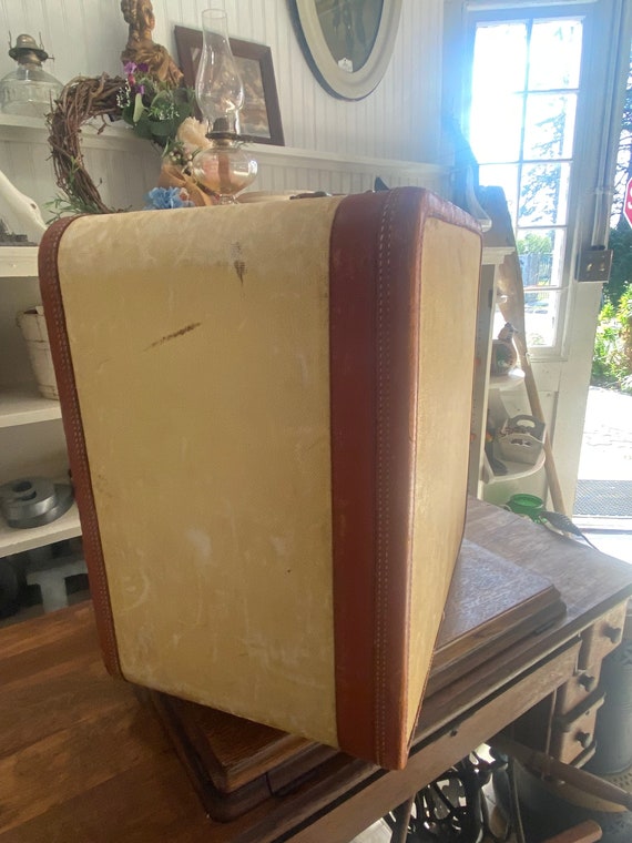 RARE square suitcase - Gem