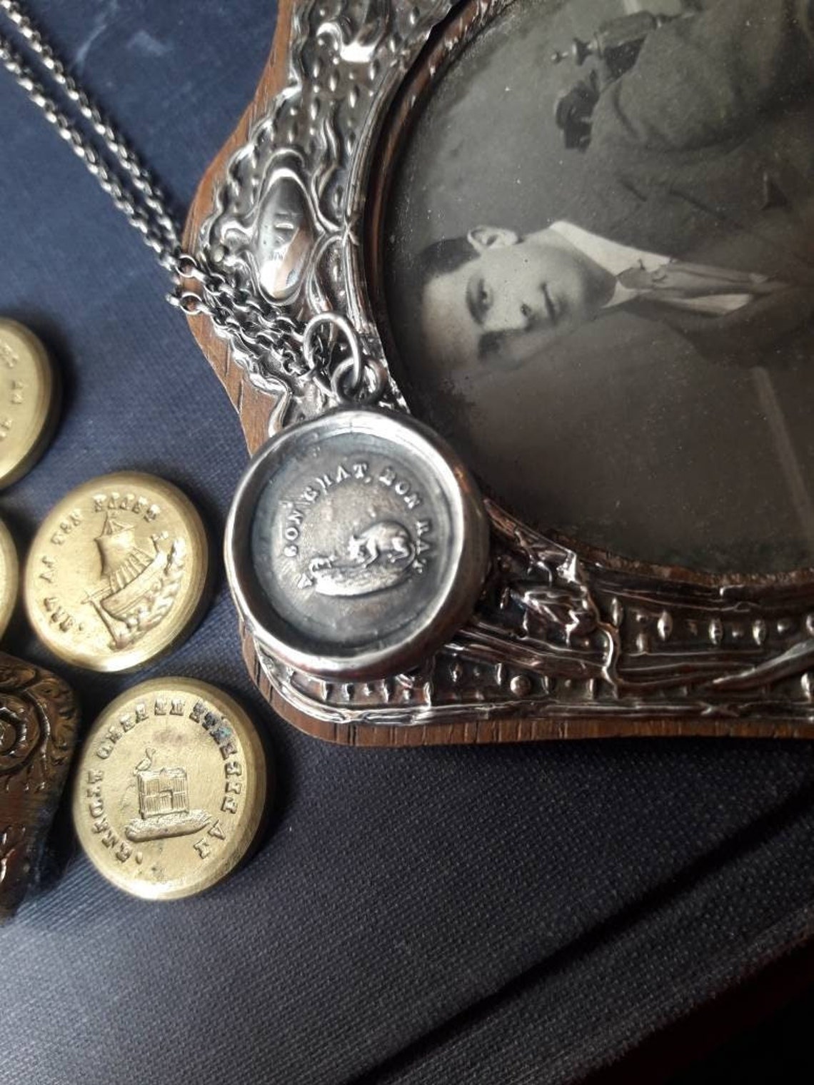 A Bon Chat, Bon Rat..... Antique Wax Seal Pendant. Good Cat, Good Rat ...