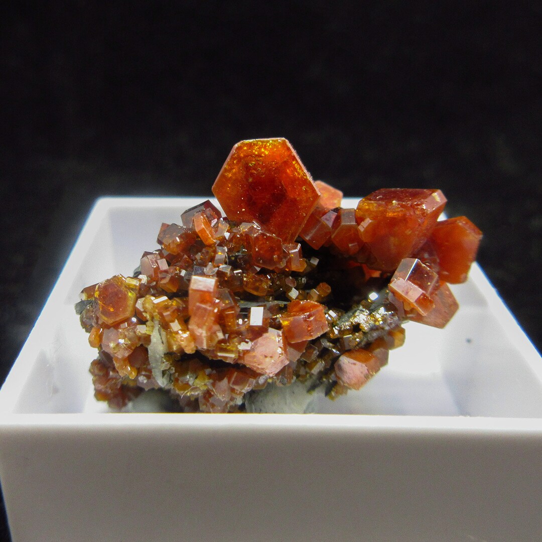 Cluster of Vanadinite non-precious Natural Stone 2385 - Etsy