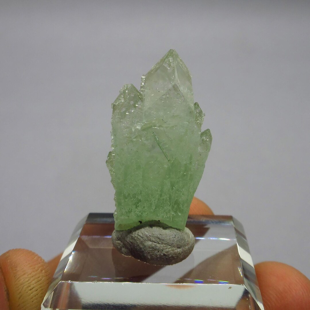 Cluster Type Formation of Pointed Green Apophyllite (nonprecious ...