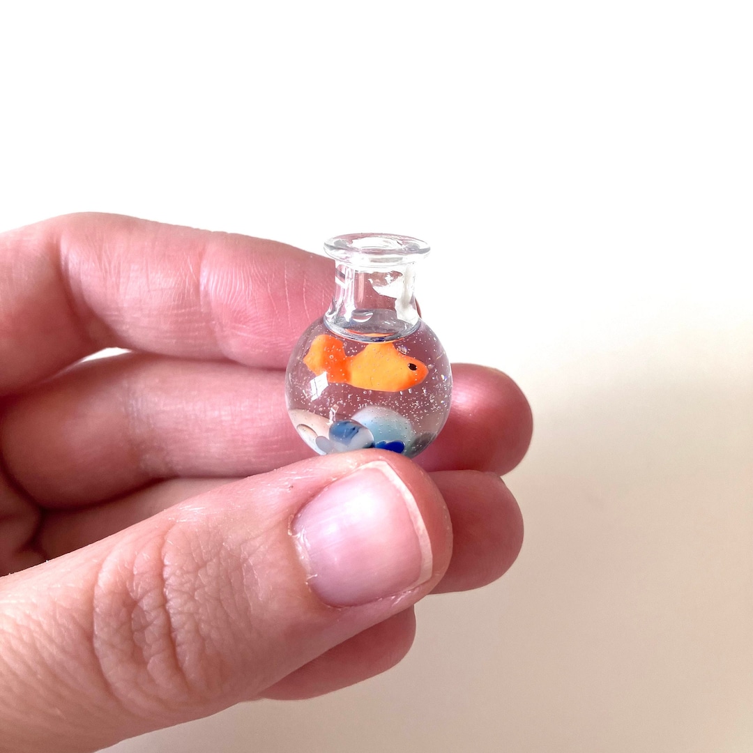 World's Tiniest Goldfish/ Tiny Fish/ World's Tiniest Fishbowl ...