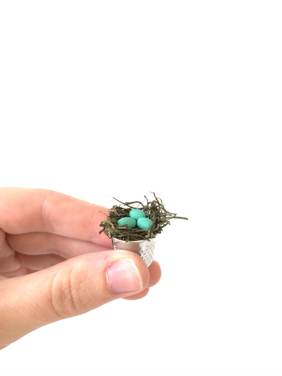 Tiny Nest/ Miniature Nest/ Tiny Eggs/ Nest in a Thimble/ - Etsy