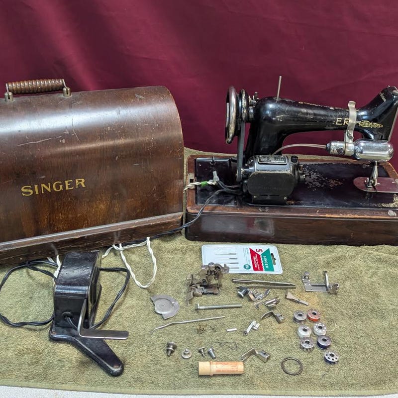 Antique Singer Pedal Sewing Machines - Etsy