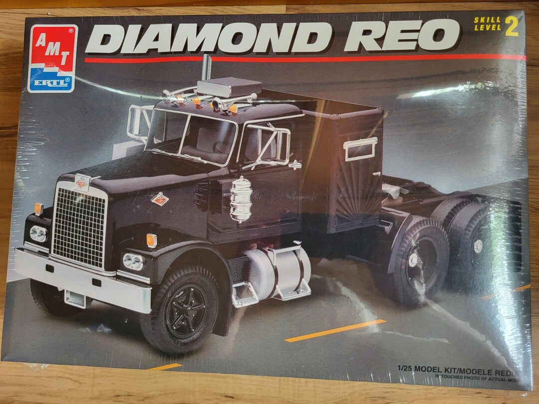 Amt ERTL 1:25 Scale Diamond Reo Skill Level 2 Model Kit 8137 - Etsy