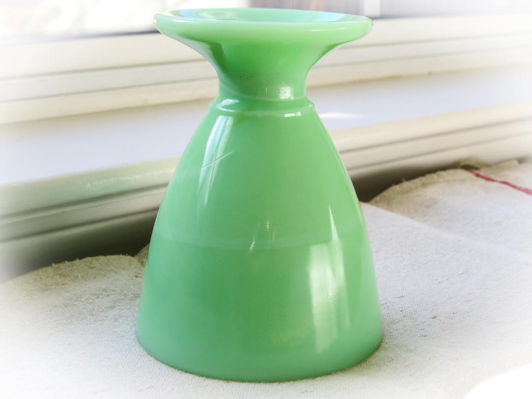 Vintage Jadeite Mckee Egg Cup, Jadite Fluoresces Under UV Black Light ...