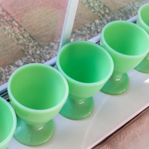 Vintage Jadeite Mckee Egg Cup, Jadite Fluoresces Under UV Black Light ...