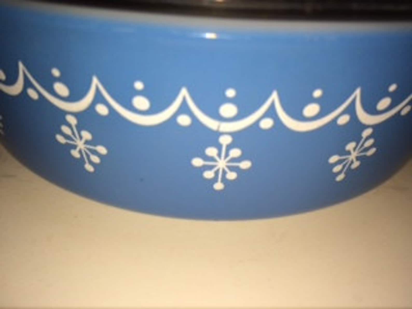 Vintage-pyrex-snowflake-blue- 1 Pt-baking-dish With Glass Lid - Etsy