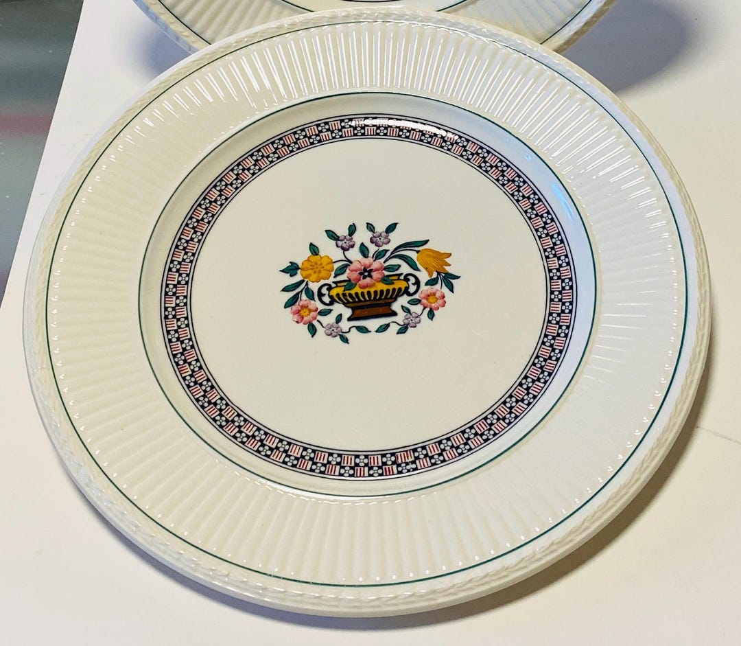 Wedgwood England Trentham Red Luncheon Plate Etruria 9" EX - Etsy