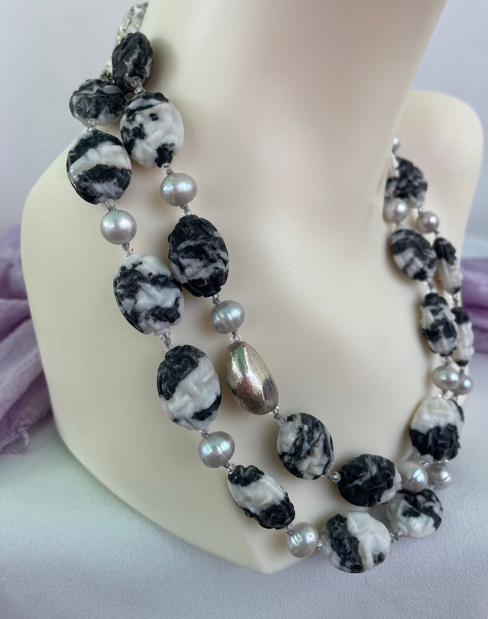 Zebra Agate Necklace, Handknotted Carved Agate, Fresh Water Light Grey ...