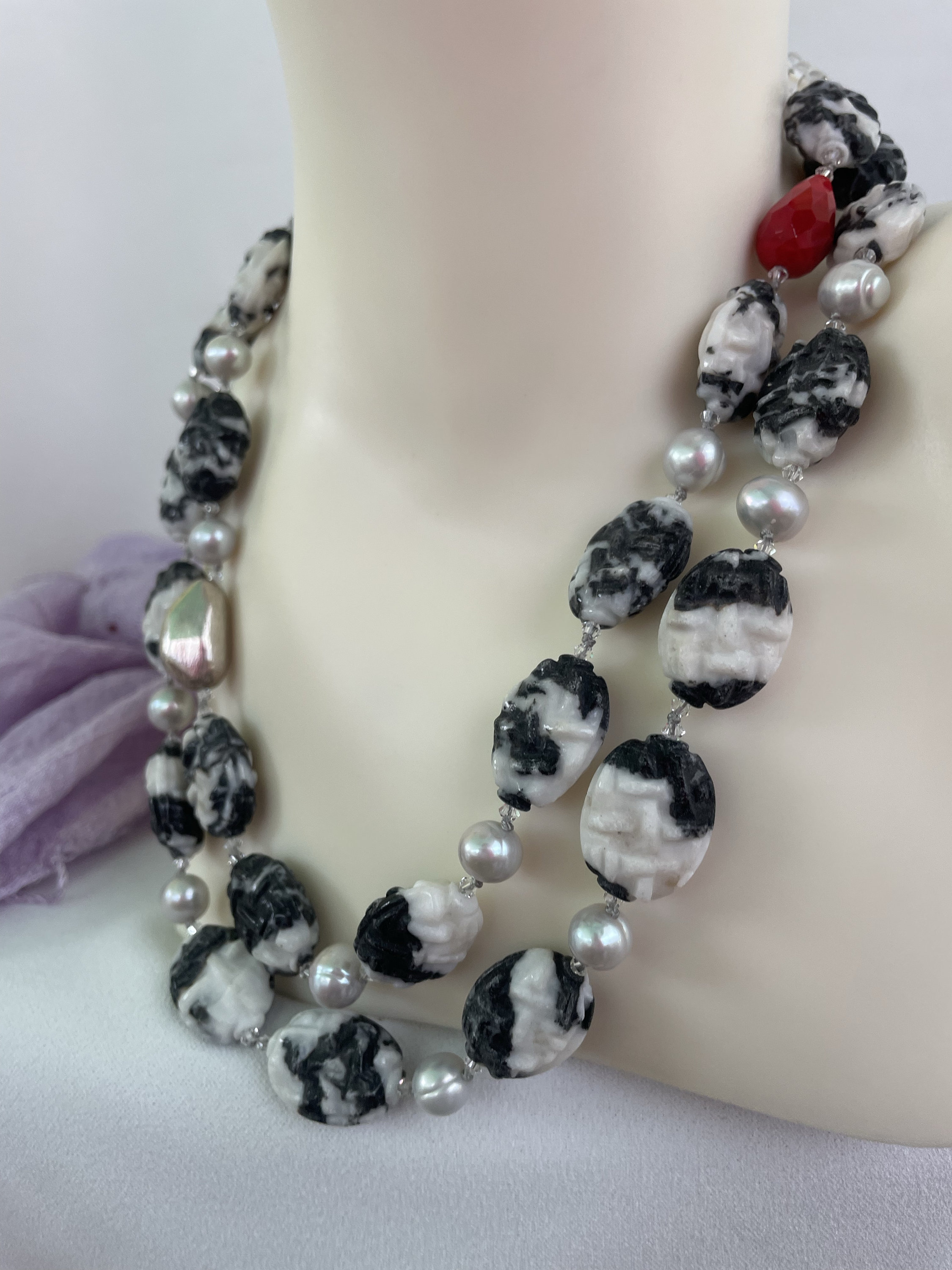 Zebra Agate Necklace, Handknotted Carved Agate, Fresh Water Light Grey ...