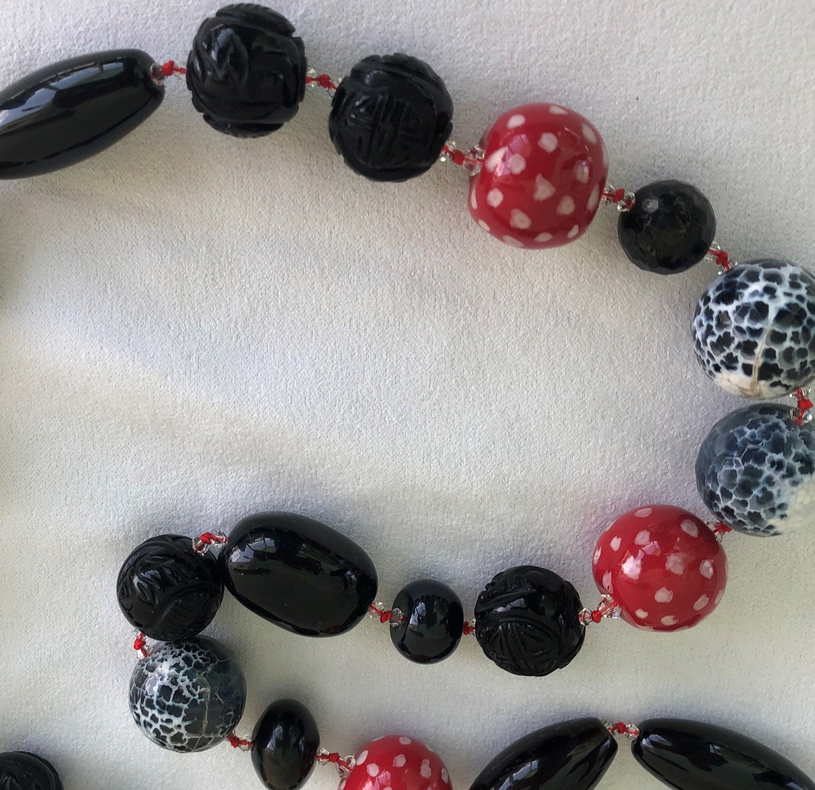 Black Jade Necklace Hand Knotted in Red Silk Thread 18 Mm - Etsy