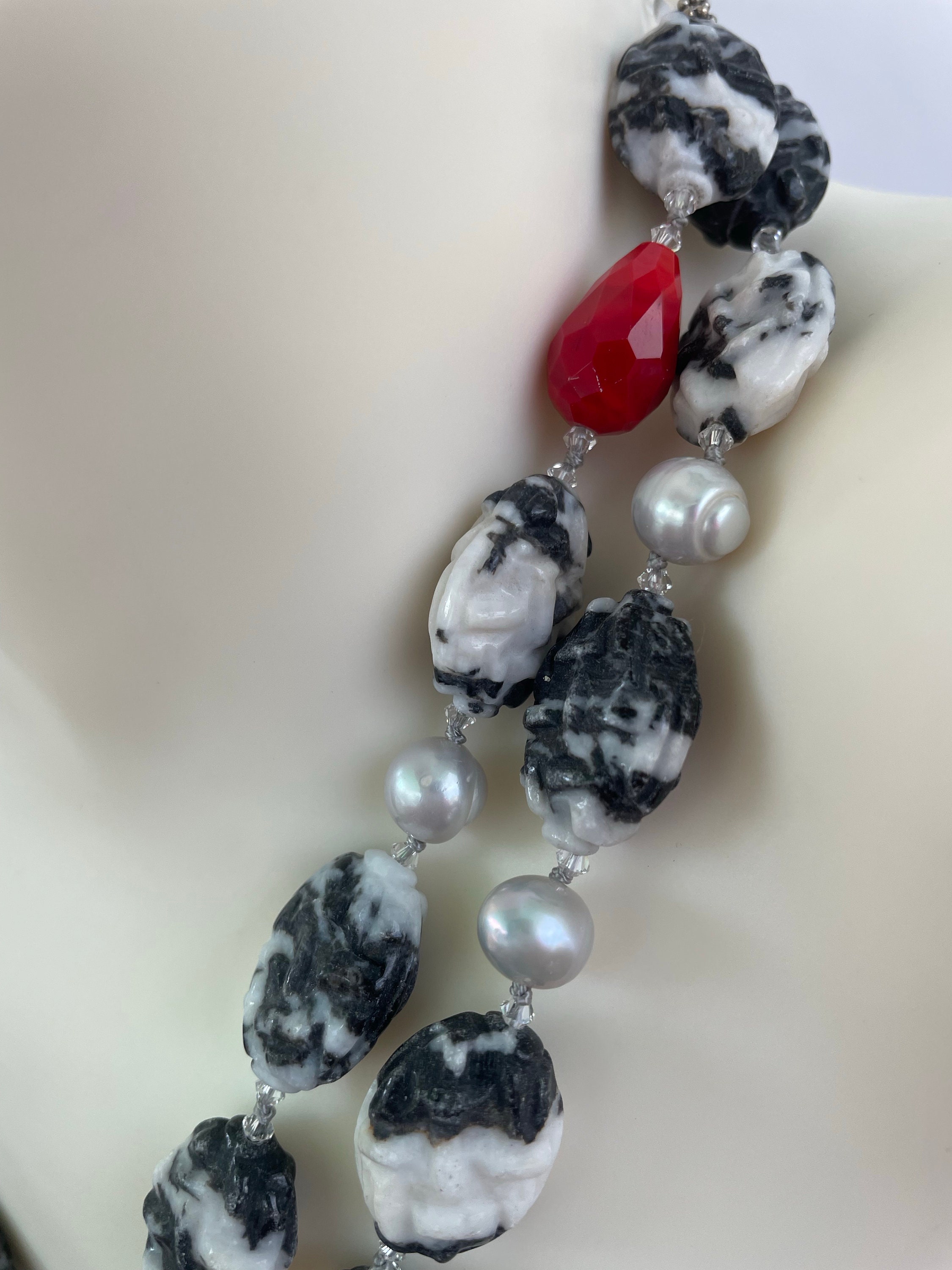 Zebra Agate Necklace, Handknotted Carved Agate, Fresh Water Light Grey ...