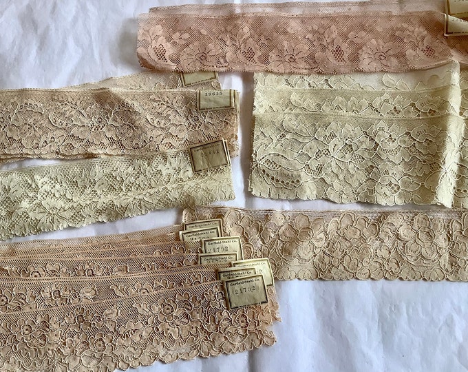 Assortment of 20 Vintage French Lace Salesman Samples Pieces Lot 3007 ...