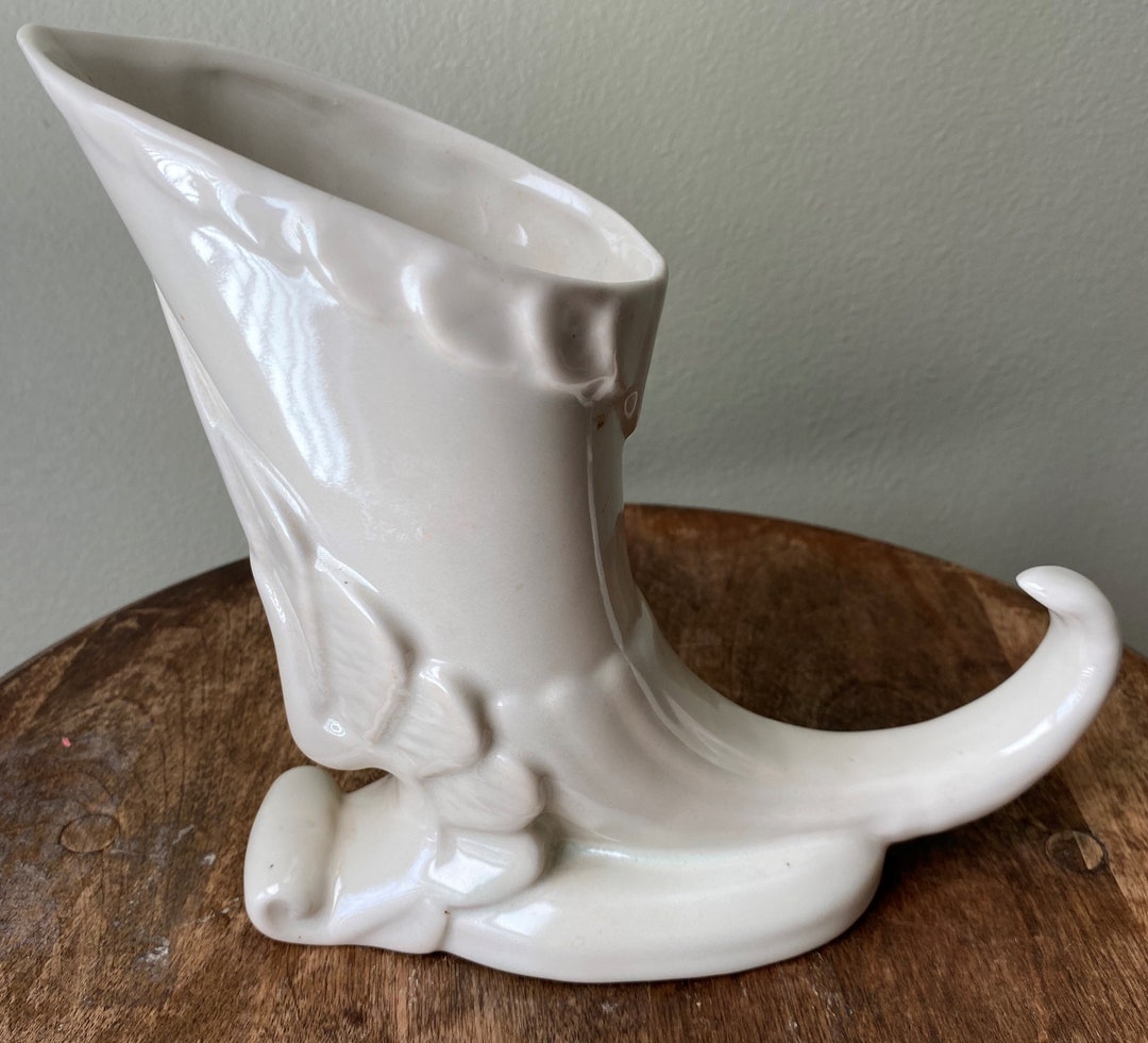 Vintage Niloak Cornucopia Vase White 7 Tall - Etsy