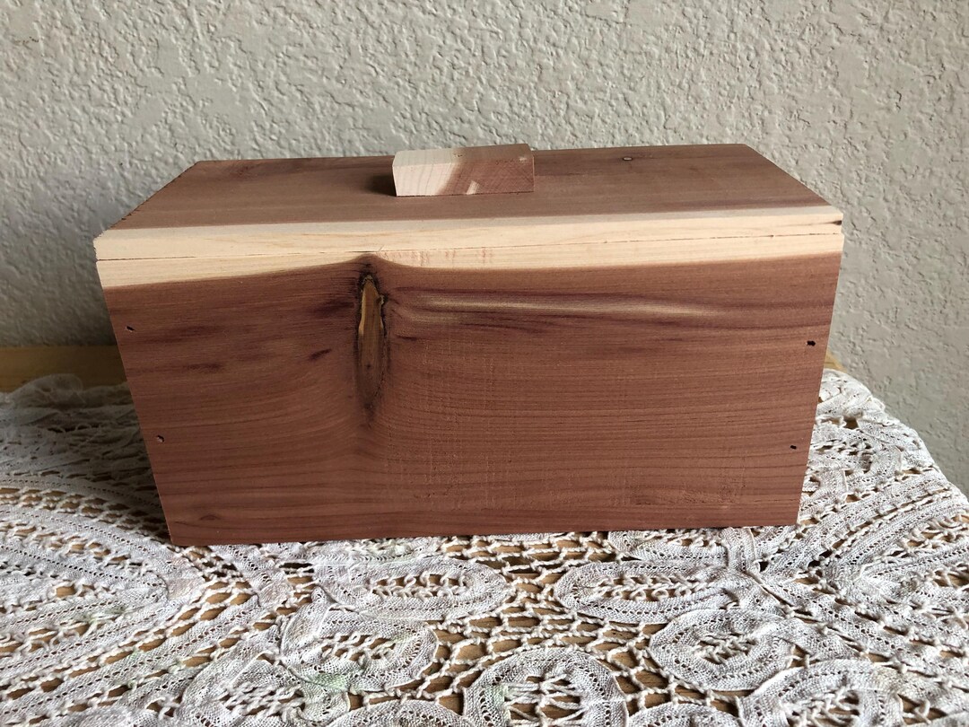A Rectangle Shaped Eastern Red Cedar Box With A Lift off Lid/natural ...